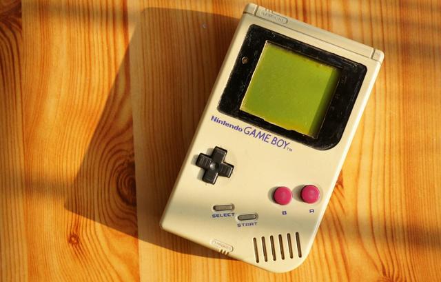 80后游戏迷：你还记得你的GAMEBOY吗？_咪噜游戏